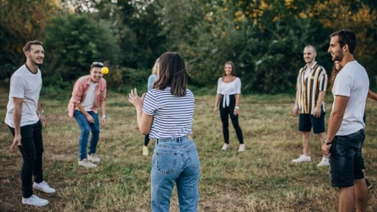 5 DIY Outdoor Games For Fun Summer Gatherings
